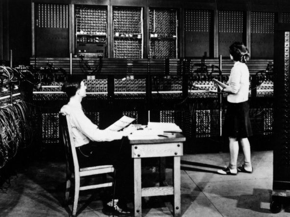 An early room sized computer : Everett - 네이버 OGQ마켓